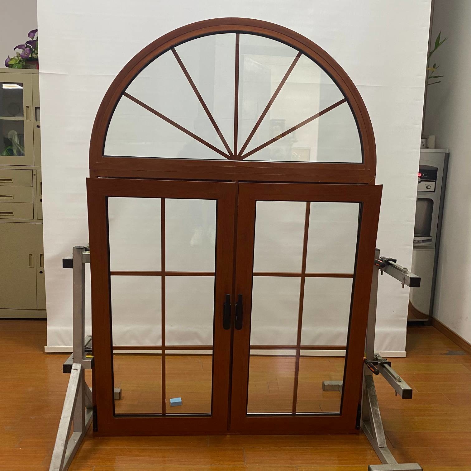 Brown Tilt Open Windows Home Decoration Wood Color Tilt Turn Aluminium ...